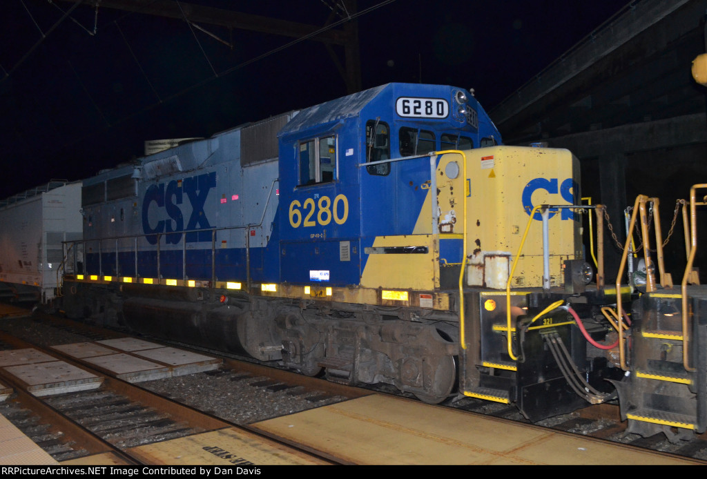 CSX GP40-2 6280 trails on C746-10